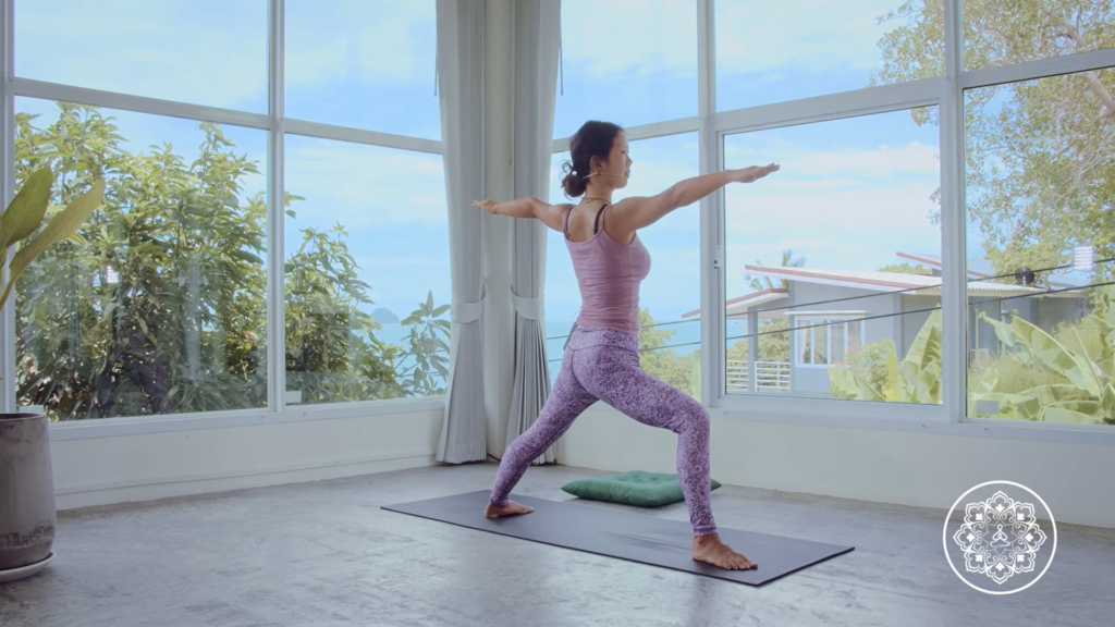 Ashtanga Yoga for Beginners - Akari Tamura ~ Kirtan & Yoga